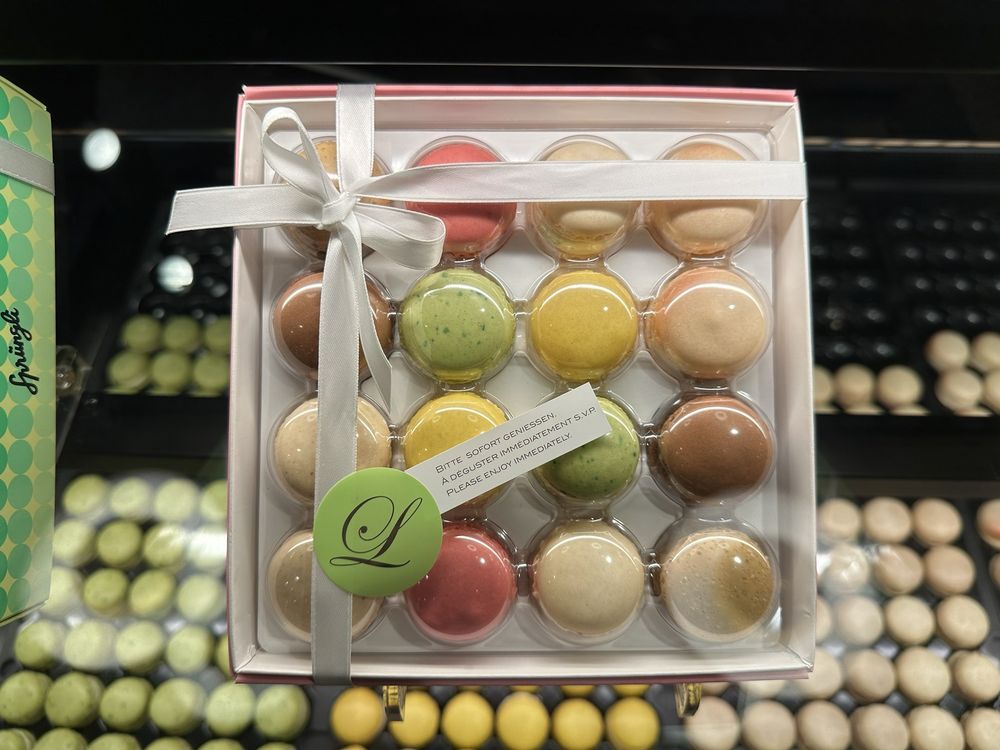 CONFISERIE SPRÜNGLI - Updated November 2024 - 18 Photos - Airside ...