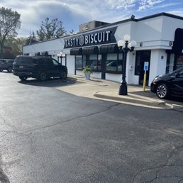 TASTY BISCUIT - Updated August 2025 - 122 Photos & 101 Reviews - 1112 E ...