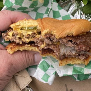 MAILLARDS SMASH BURGERS - Updated May 2024 - 59 Photos & 35 Reviews ...