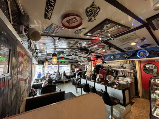 OAKLAND DINER - Updated October 2025 - 286 Photos & 364 Reviews - 72 ...