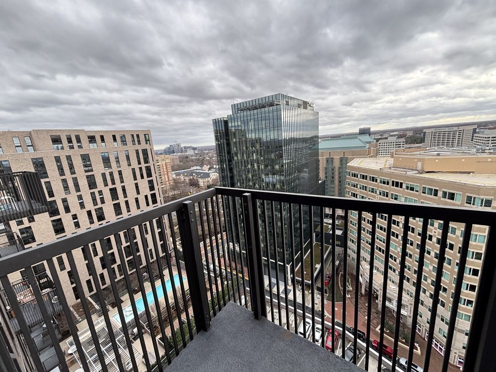 SIGNATURE - Updated October 2025 - 114 Photos & 28 Reviews - 11850 ...