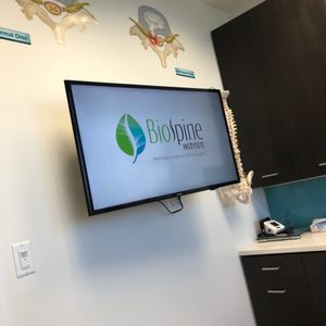 BIOSPINE INSTITUTE - 14 Photos & 52 Reviews - 4211 W Boy Scout Blvd ...