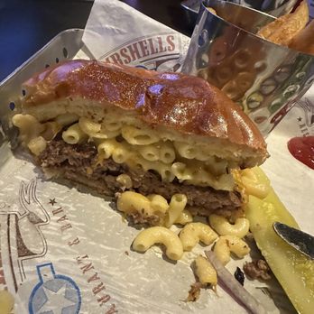 BOMBSHELLS RESTAURANT & BAR - CLOSED - Updated December 2025 - 304 ...