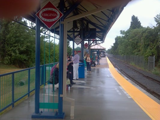 VRE STATION BROAD RUN - Updated December 2025 - 10637 Piper Ln, Bristow ...