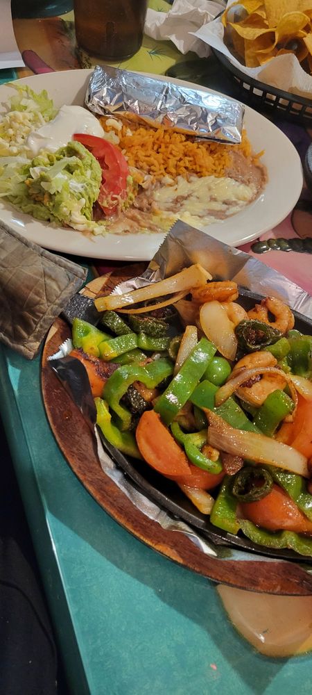 MI FINCA 3 - Updated July 2024 - 33 Photos & 35 Reviews - 987 Park Ave ...