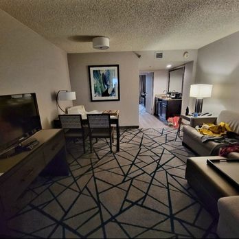 EMBASSY SUITES BY HILTON PORTLAND TIGARD - Updated December 2025 - 434 ...