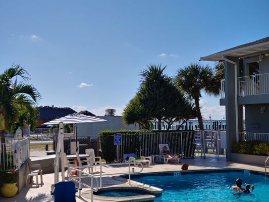 DOCKSIDE HARBORLIGHT INN RESORT - Updated January 2026 - 14 Photos ...