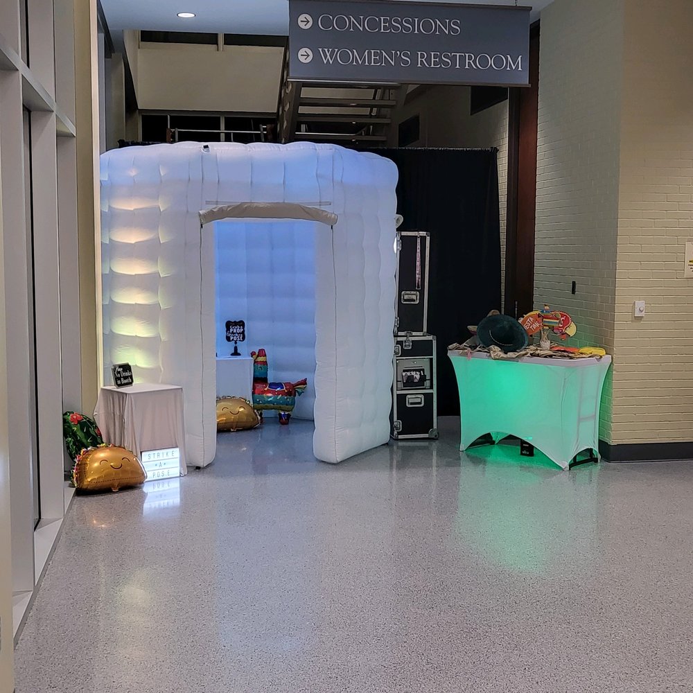 STRIKE A POSE PHOTOBOOTH - 18 Photos - Arabi, Louisiana - Photo Booth ...