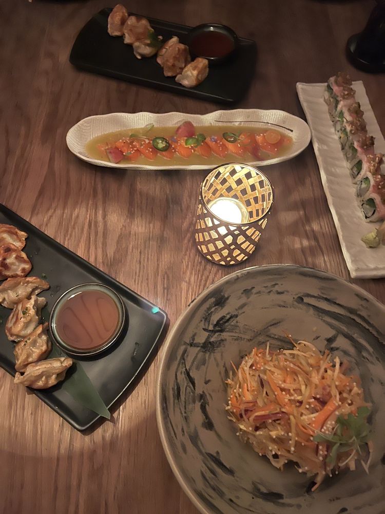 FLYJIN - 113 Photos & 69 Reviews - 417 Rue Saint-Pierre, Montréal ...