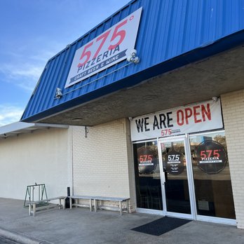 575 PIZZERIA - Updated May 2024 - 178 Photos & 341 Reviews - 2803 Civic ...