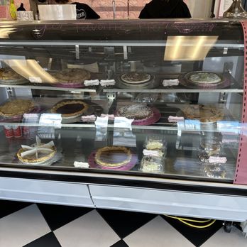 PIE SNOB - Updated March 2025 - 126 Photos & 102 Reviews - 6522 N 16th ...