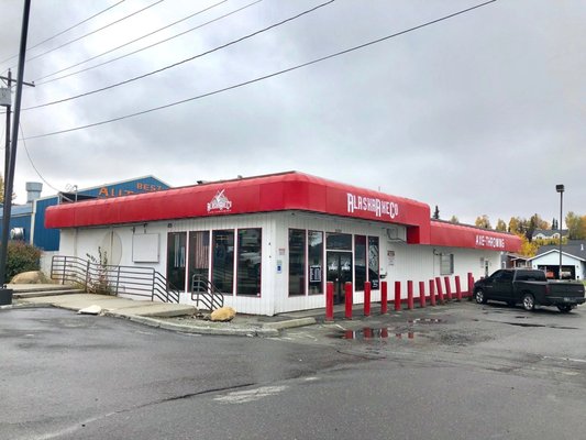 ALASKA AXE CO. - AXE THROWING - Updated July 2025 - 16 Photos & 11 ...