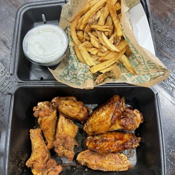 WINGSTOP - Updated December 2025 - 22 Photos & 65 Reviews - 5807 W 45th ...