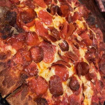 GOLD DUST PIZZA - Updated April 2025 - 470 Photos & 842 Reviews - 110 W ...