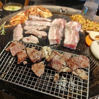 PIGYA - Updated August 2024 - 933 Photos & 438 Reviews - 3400 W 8th St ...