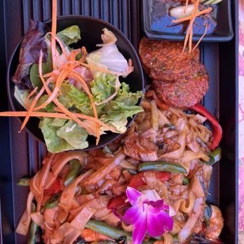 MONKEY THAI RESTAURANT & BAR - 1761 Photos & 492 Reviews - 2210 S Shore ...