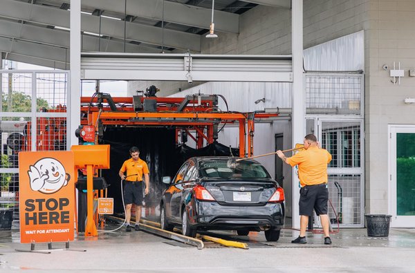 BUBBLE DOWN CAR WASH - Updated July 2025 - 120 Photos & 69 Reviews ...