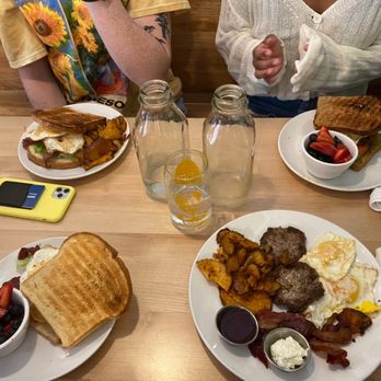 ROOSTER - DOWNTOWN - Updated July 2024 - 2013 Photos & 2366 Reviews ...