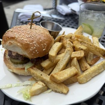 THE ESSENTIAL - Updated December 2025 - 685 Photos & 469 Reviews - 2215 ...