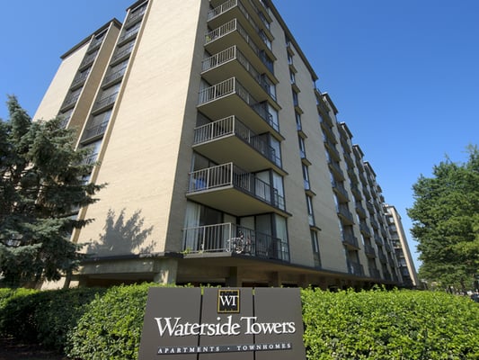 WATERSIDE TOWERS - Updated August 2025 - 68 Photos & 34 Reviews - 907 ...