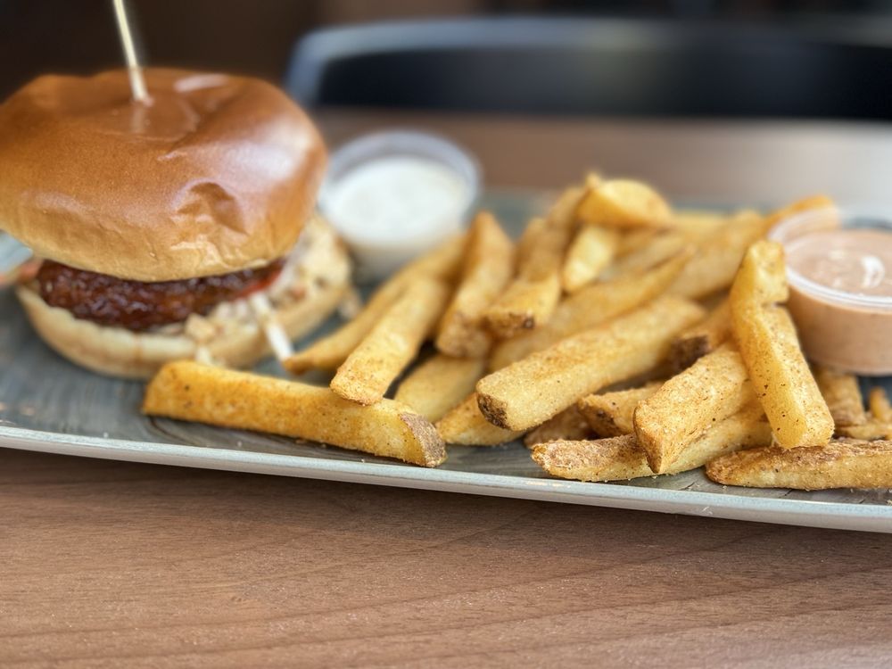 GRIFFIN TAVERN - Updated January 2026 - 56 Photos - 1001 W 1st Ave ...