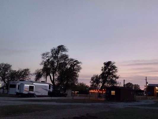 HIGHWAY HOMESTEAD RV PARK - 623 N Ll And G Ave, Anthony, Kansas - RV ...