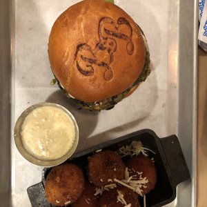 GNARLY EATS - 367 Photos & 277 Reviews - Burgers - 447 7th Ave ...