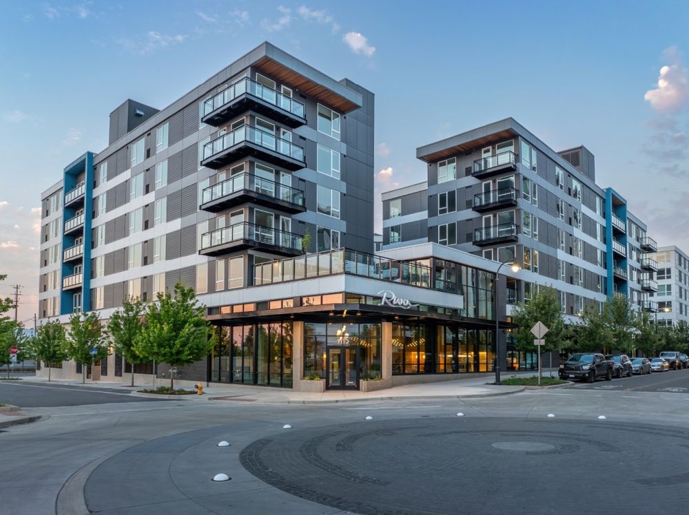 BROADSTONE RIVA - Updated October 2025 - 55 Photos - 1110 West Columbia ...