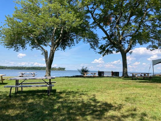 ISLAND VIEW WATERFRONT CAFE - Updated July 2024 - 72 Photos & 84 ...