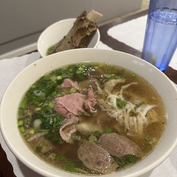 PHO QUEEN - Updated September 2024 - 105 Photos & 114 Reviews - 1807 ...