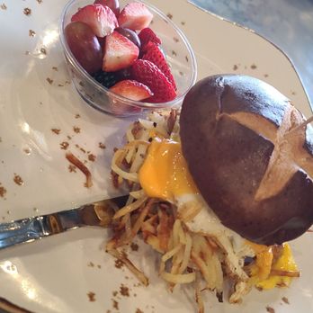 SEPTEMBERS TAPROOM & EATERY - REDLANDS - Updated December 2025 - 586 ...