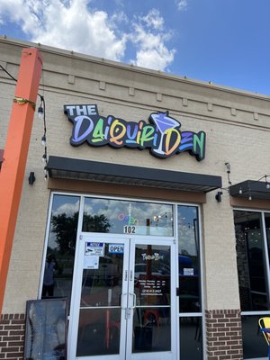 THE DAIQUIRI DEN - Updated October 2025 - 125 Photos & 76 Reviews ...