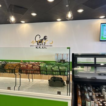 MACACO SPICY CHICKEN SANDWICHES - Updated April 2024 - 22 Photos & 14 ...