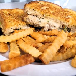 THE CROOKED PUTTER RESTAURANT & PIZZERIA - Updated August 2025 - 76 ...