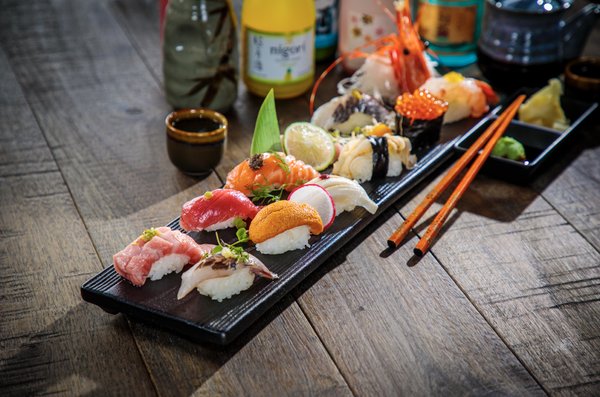 JAPANESE CASTLE SUSHI & ROLL - PARAMOUNT - Updated December 2025 - 926 ...