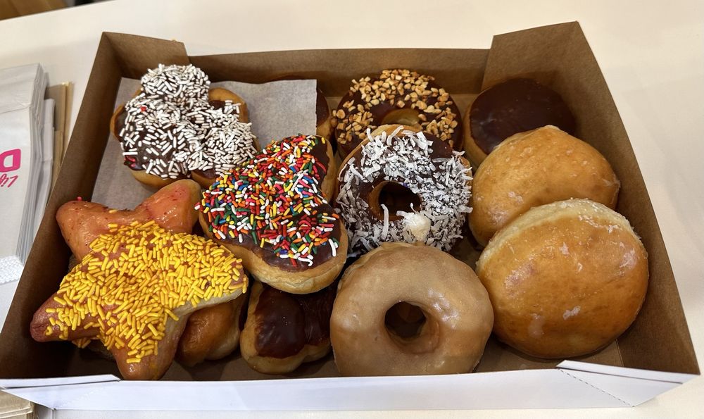 SARAH DONUTS - Updated August 2025 - 139 Photos & 118 Reviews - 2136 N ...