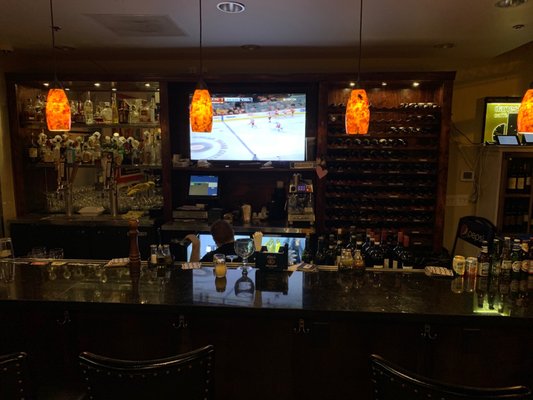 VIC’S ITALIAN RESTAURANT & PIZZERIA - 193 Photos & 244 Reviews - 4035 ...