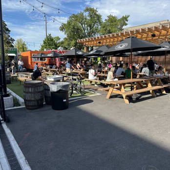 BREAKSIDE BREWERY - BEAVERTON - Updated June 2025 - 68 Photos & 35 ...