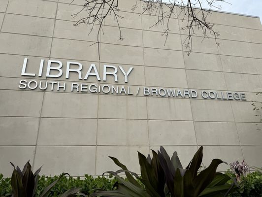 BROWARD COUNTY LIBRARIES - SOUTH REGIONAL/BC LIBRARY - Updated October 2025 - 26 Photos - 7300 ...
