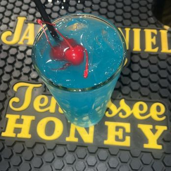 SHOOTERS SPORT BAR & GRILL - Updated February 2026 - 291 Photos & 84 ...