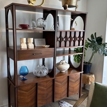 SAGE VINTAGE - Updated August 2025 - 13 Photos - 222 Severn Ave ...