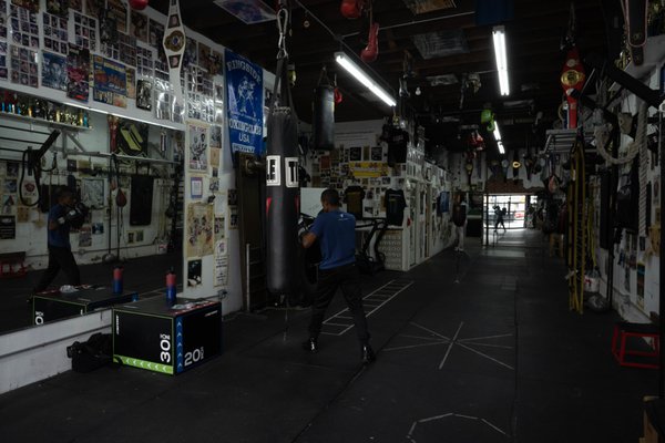 EASTERN QUEENS BOXING CLUB - 50 Photos & 31 Reviews - 219-07 Hempstead ...