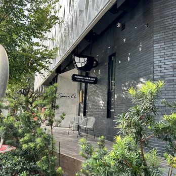 FUNNY LIBRARY COFFEE SHOP - Updated July 2025 - 212 Photos & 81 Reviews ...