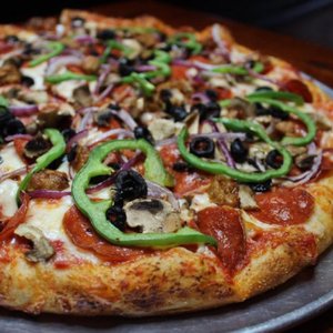 CALIENTE PIZZA & DRAFTHOUSE - Updated July 2025 - 15 Photos & 16 ...