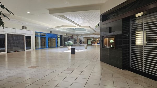 HAMILTON MALL - Updated January 2026 - 27 Photos & 11 Reviews - 4403 E ...