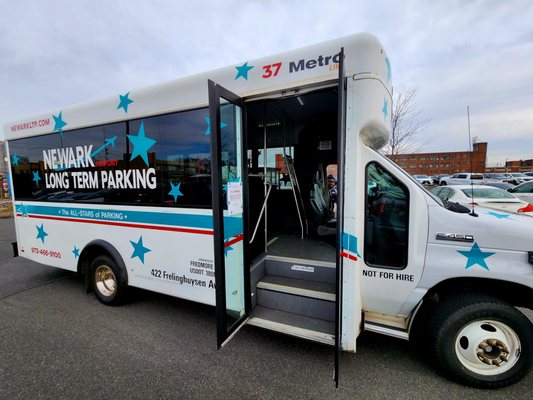 NEWARK AIRPORT LONG TERM PARKING - Updated November 2025 - 49 Photos ...