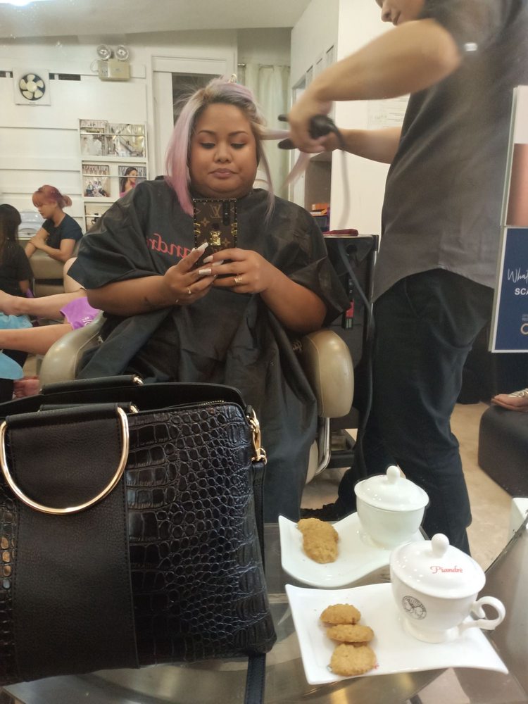 PIANDRÉ SALON - G/F Four Seasons Apartments, Toledo Corner Tordesillas ...