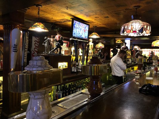 THE IRISH PUB - 242 Photos & 370 Reviews - Pubs - 164 St James Pl ...