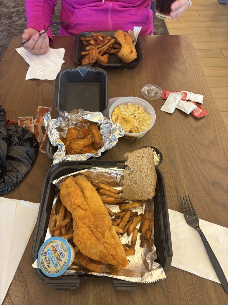 CUZZOS FISH AND CHICKEN - Updated December 2025 - 10 Reviews - 1111 ...