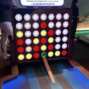 PUTTSHACK - OAKBROOK - Updated December 2025 - 482 Photos & 301 Reviews ...